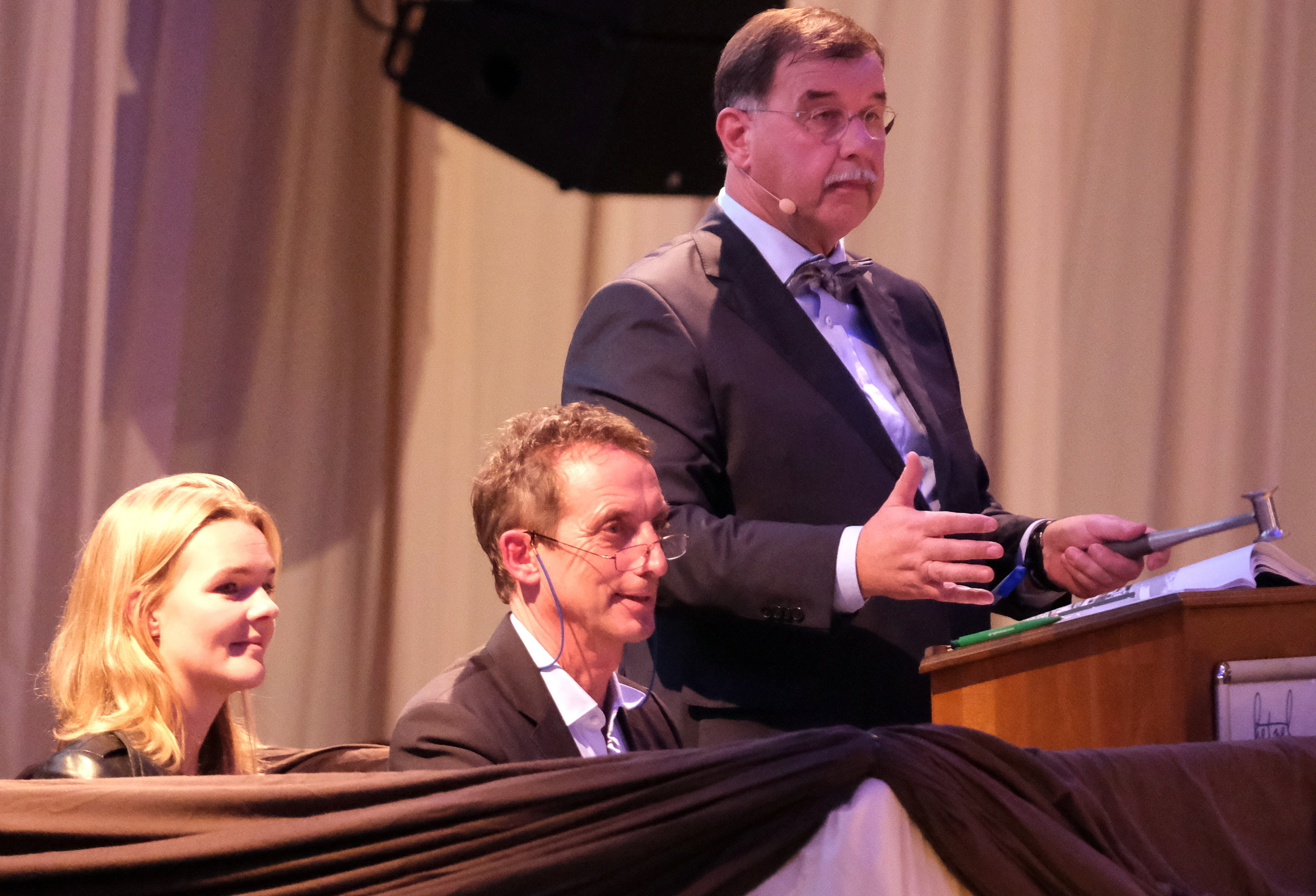 Holger Hetzel sucht junge Springpferde - In Corona-Zeiten ein positives ...